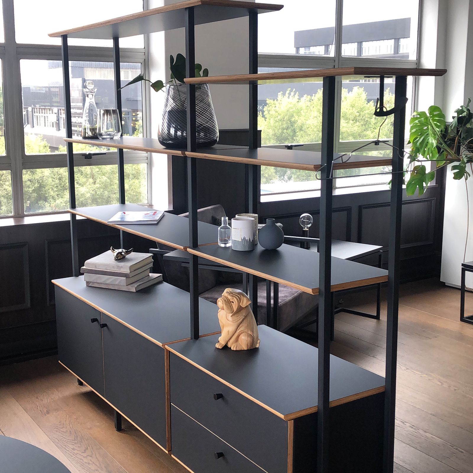 Shell Executive Wall Unit - Time2Trade (PTY) Ltd